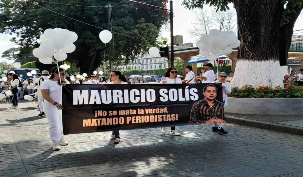 Marchan en Uruapan para pedir justicia por el periodista Mauricio Cruz ...